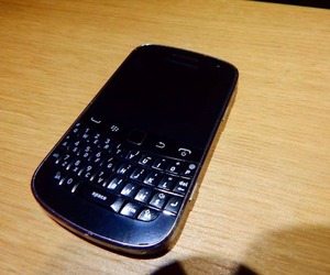 Bold 9900