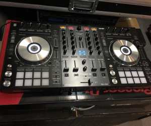 Pioneer Ddj-Sx3 Controller = 550 Eur, Pioneer Ddj-1000 Controller = 550eur Pioneer Xdj-Rx2