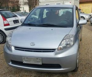 2005 Daihatsu Sirion