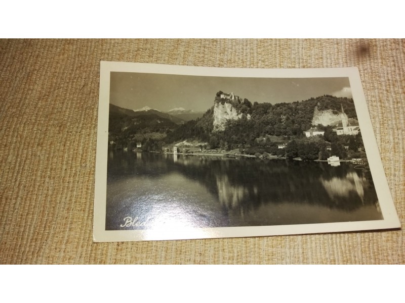 BLED CRNO BELA