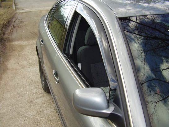 Bocni vetrobrani (prednji) za Skoda Superb (4 vrata, 2002-)