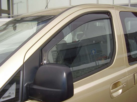 Bocni vetrobrani (prednji) za Hyundai H1 (2009-)