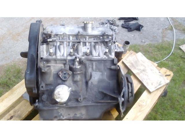 Motor Yugo 55