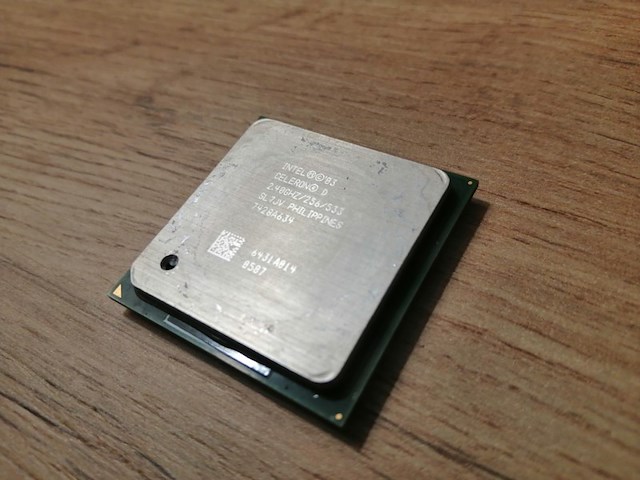 Intel Celeron D  2.4GHz  256  533  socket 478