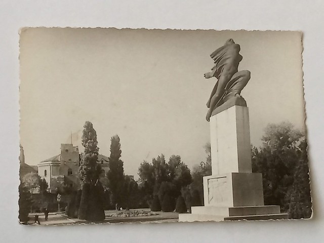 Beograd - Spomenik Zahvalnosti Francuskoj - Putovala