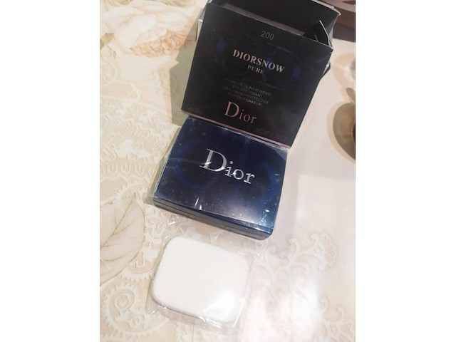 Diorsnow compact puder u kamenu