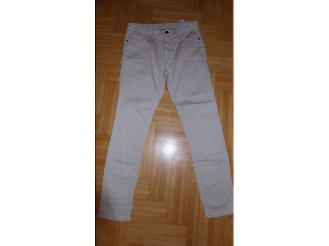 ZARA odlicne pantalone, M/L (42), kao nove