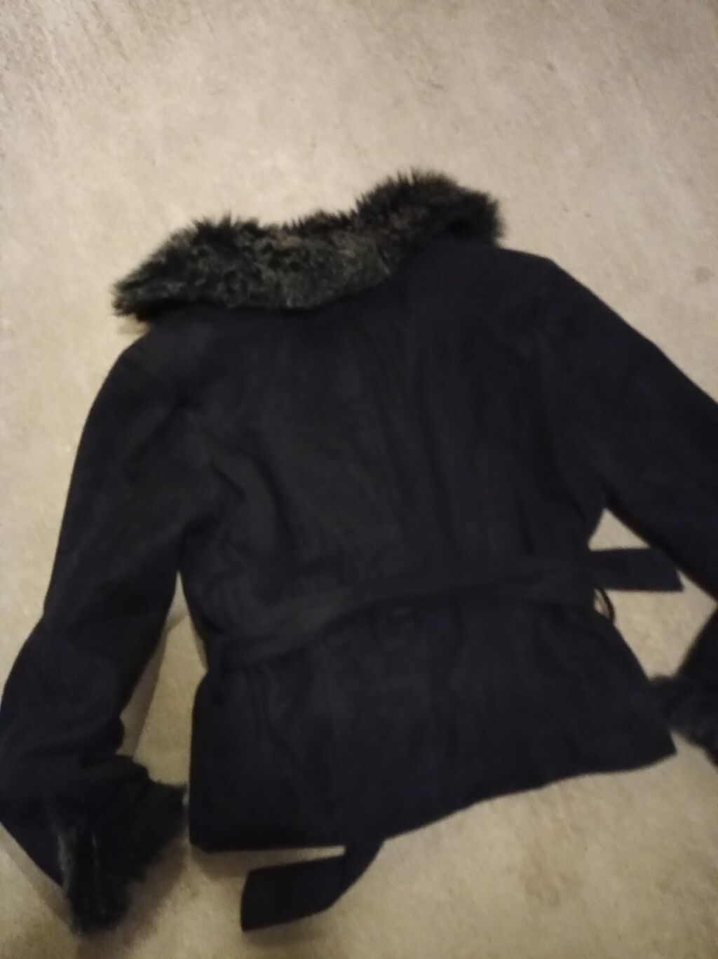 Kratka ženska jaknica M veličina, iznutra topla postava