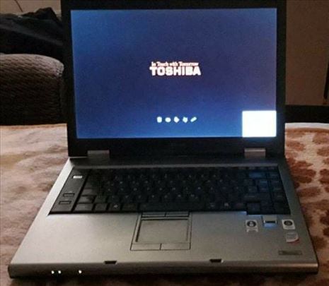 Laptop Toshiba+Punjač