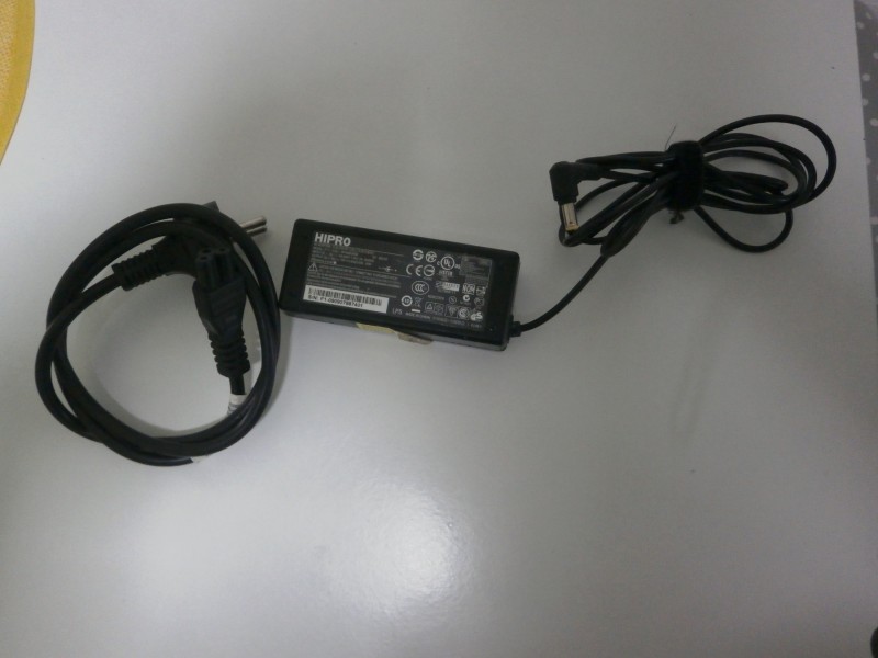 ADAPTER 19V 3,14A. ODLIČAN