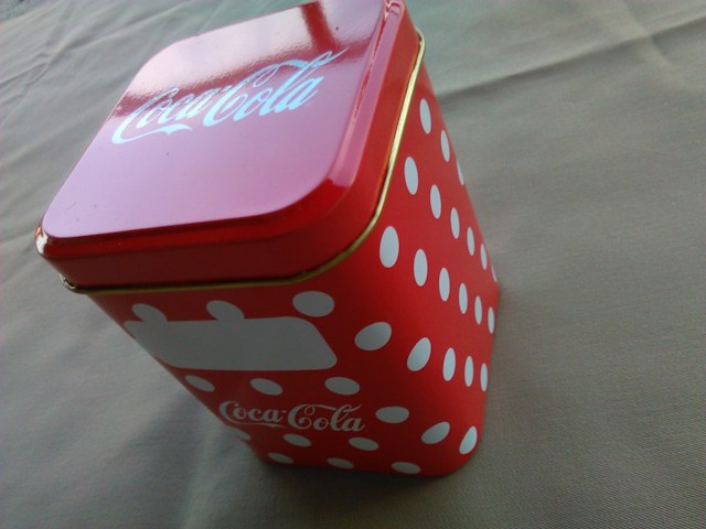 Metalna kutija Coca Cola,crvena limena kutija na tufne