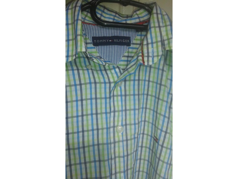 *Tommy Hilfiger*