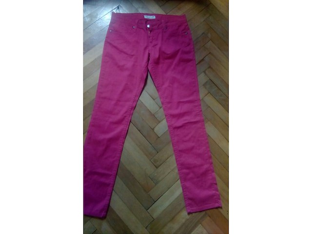 ZENSKE PANTALONE,NOVE,VEL.31