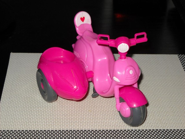 Evi Love - Simba Toys - Motor vespa za lutku i ljubimca