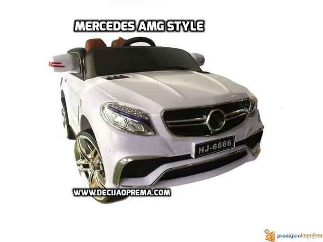 Mercedes AMG Style na akumulator 12V za decu Beli