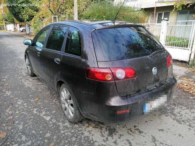 Fiat Croma zadnji branik