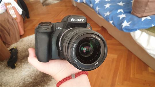 Sony Alpha a 300 + 18-55mm objektiv