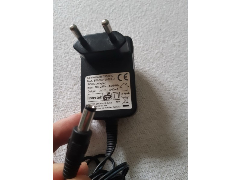 Strujni adapter INTERTEK 3V 1000 mA - ispravan