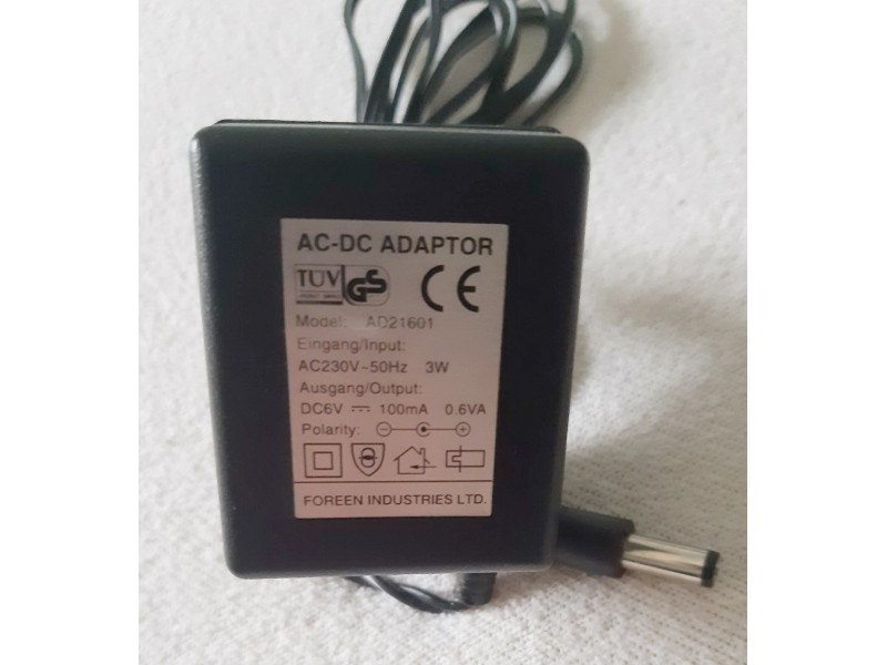 Strujni adapter 6V 100 mA - ispravan