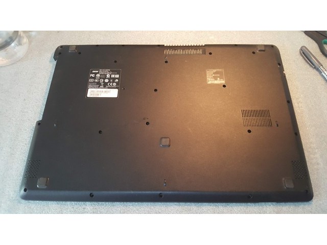 Donja plastika kucista za Acer Aspire ES1-711