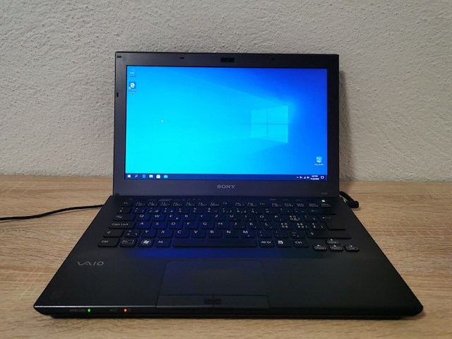 Laptop Sony Vaio i5-2410M RAM 6GB HDD 500GB 13.3` HD