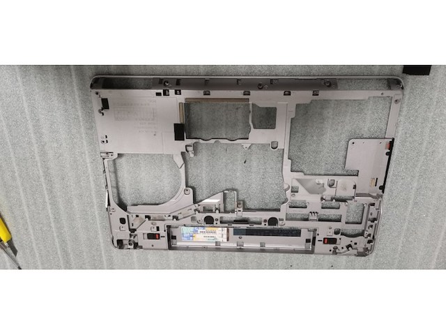 Donja plastika kucista za Dell Precision M2800
