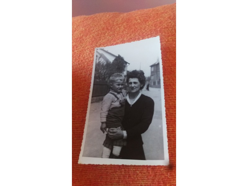 mama sa detetom 1957 crno bela