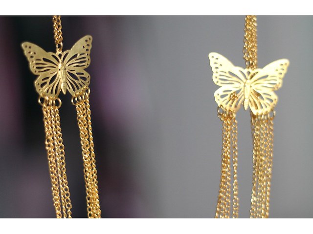 Ogrlica boje žutog zlata sa leptirićima