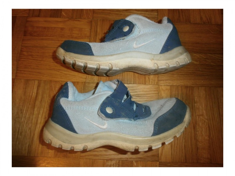 Nike patike br.26 (17-17,5cm) AKCIJA!!!