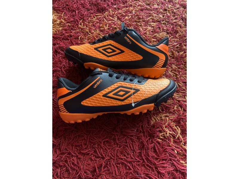 Umbro patike 38(raspar)