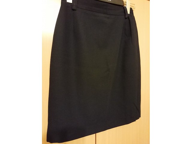 Tamno teget suknja sa rastegljivim pojasom