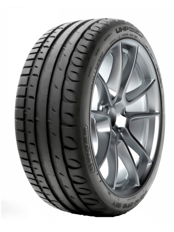 TAURUS UHP 215/45R18 93Y