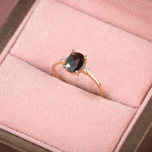 Crni safir prsten