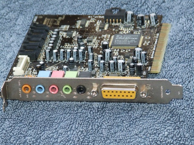 CREATIVE Sound Blaster Live! 5.1 Digital SB0220 PCI+CD