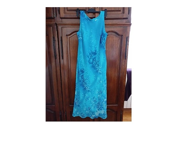 nova,duga haljina kom.plavih boja..savršena