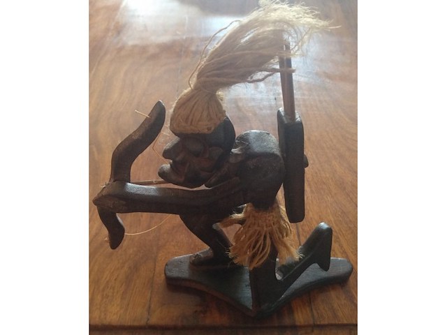 figurica drvena STRELAC etno suvenir Afrika