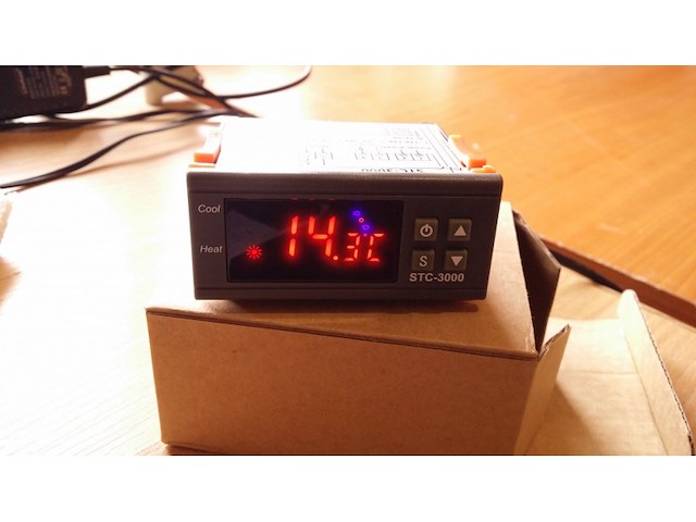 Digitalni termostat  STC-3000