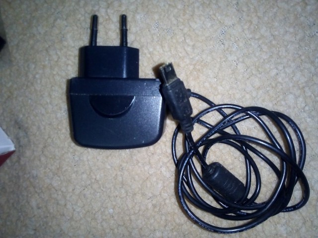 AC-DC Adapter 5V 1A model:DSA-0051-03 FEU 50100