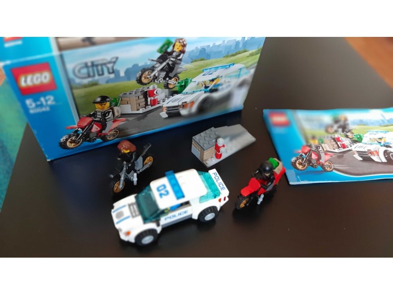 LEGO - High Speed Police Chase - 2013 (60042)