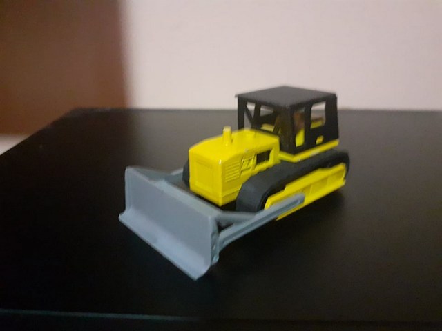 BULDOZER MAJORETTE