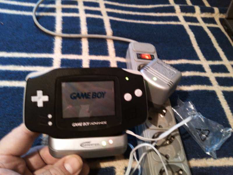 nintendo game boy advance ,stalak,punjac,poklop,bateac