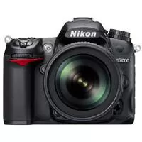 Nikon SLR fotoaparat D7000 + objektiv 18-105VR