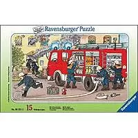 Ravensburger puzzle 15 delova - Hrabri vatrogasci u akciji 06321