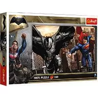 Trefl puzzle Batman vs Superman 160 delova