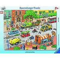 Ravensburger puzzle 12 delova - Zivot u gradu 06135