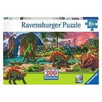 Ravensburger puzzle Životinje - In the Land of the Dinosaurs 200 delova PANORAMA prikaz RA12747