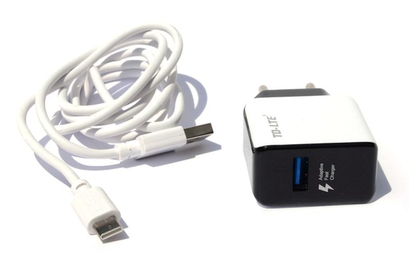 Punjač BRZI TD-LTE FT22 USB 2100 MA plus Type-C USB Data Cable, 2100mA