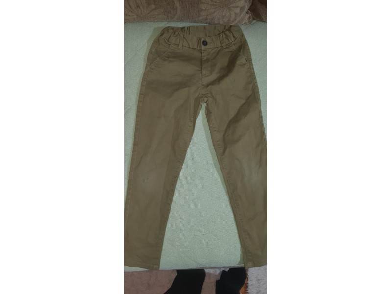 LC WAIKIKI pantalone 122-128 (7-8 god)