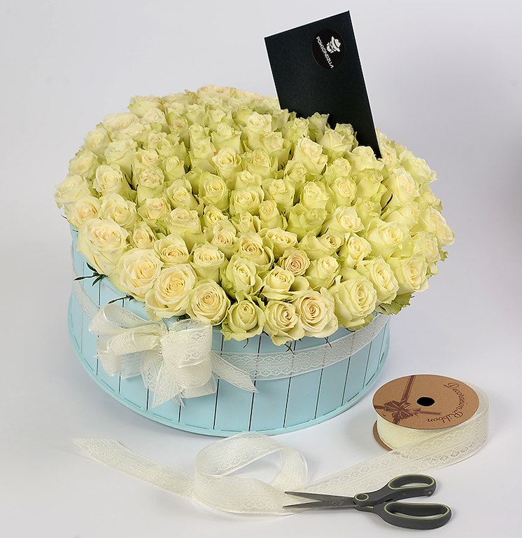 Prodavnica poklona - 101 bela ruža u drvenoj kutiji – 01