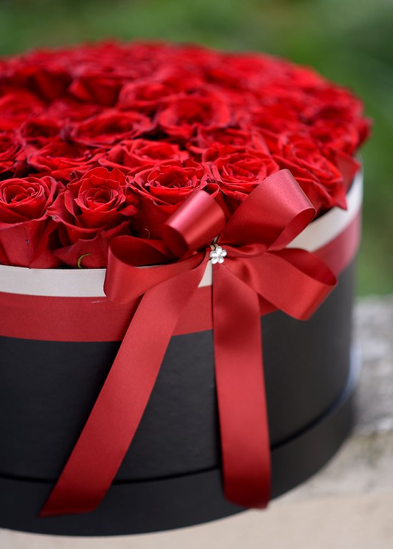 Prodavnica poklona - 101 crvena ruža u crnoj kutiji – 05